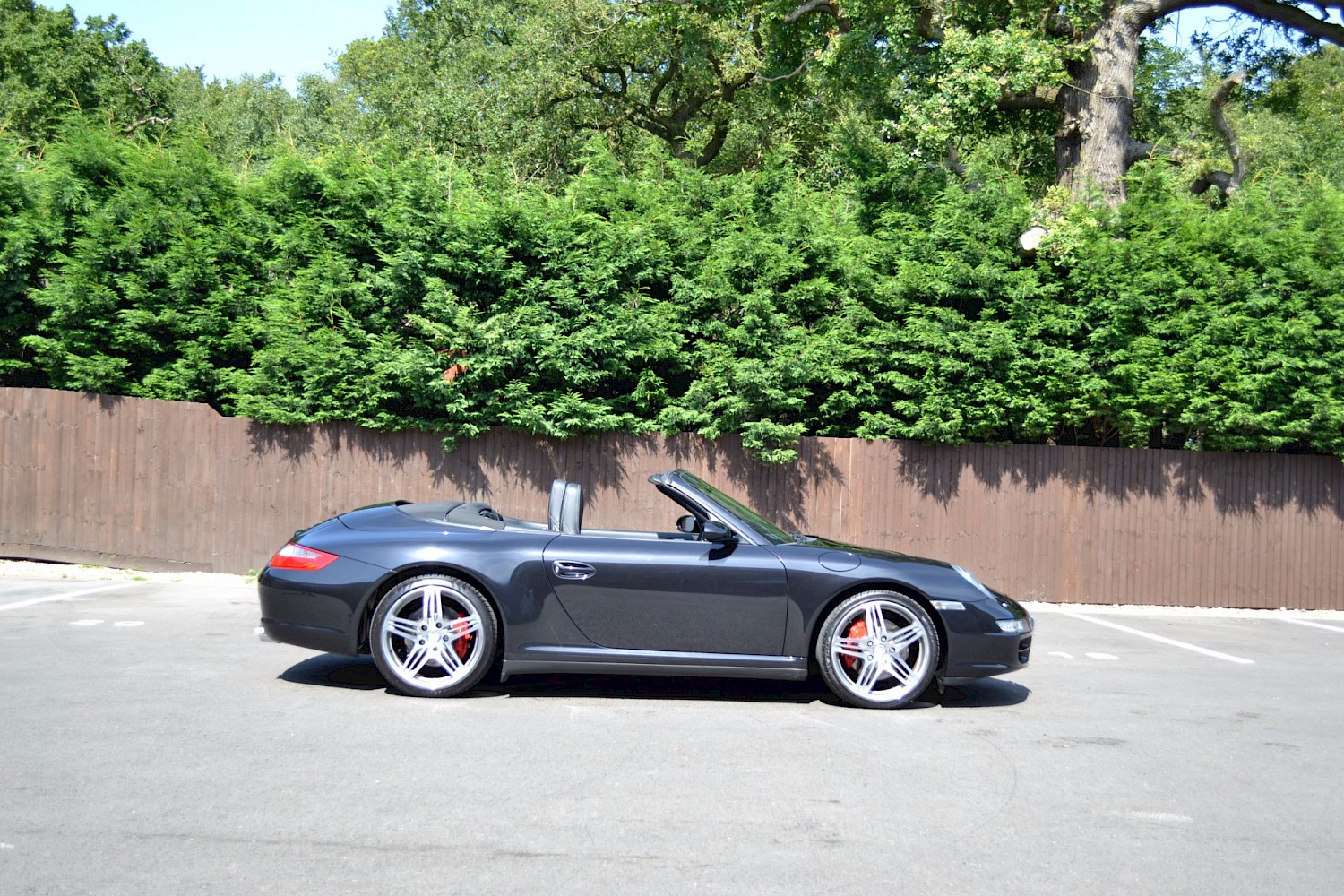 Basalt Black Metallic | Porsche Colors
