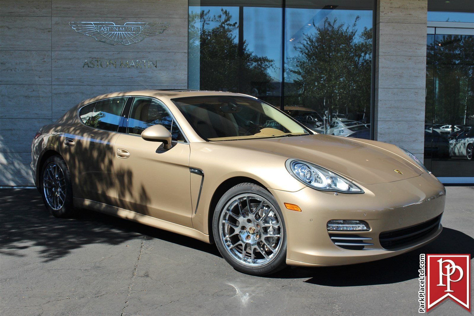 Luxor Beige Metallic | Porsche Colors