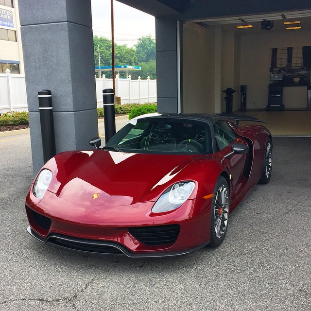 Arena Red Metallic | Porsche Colors