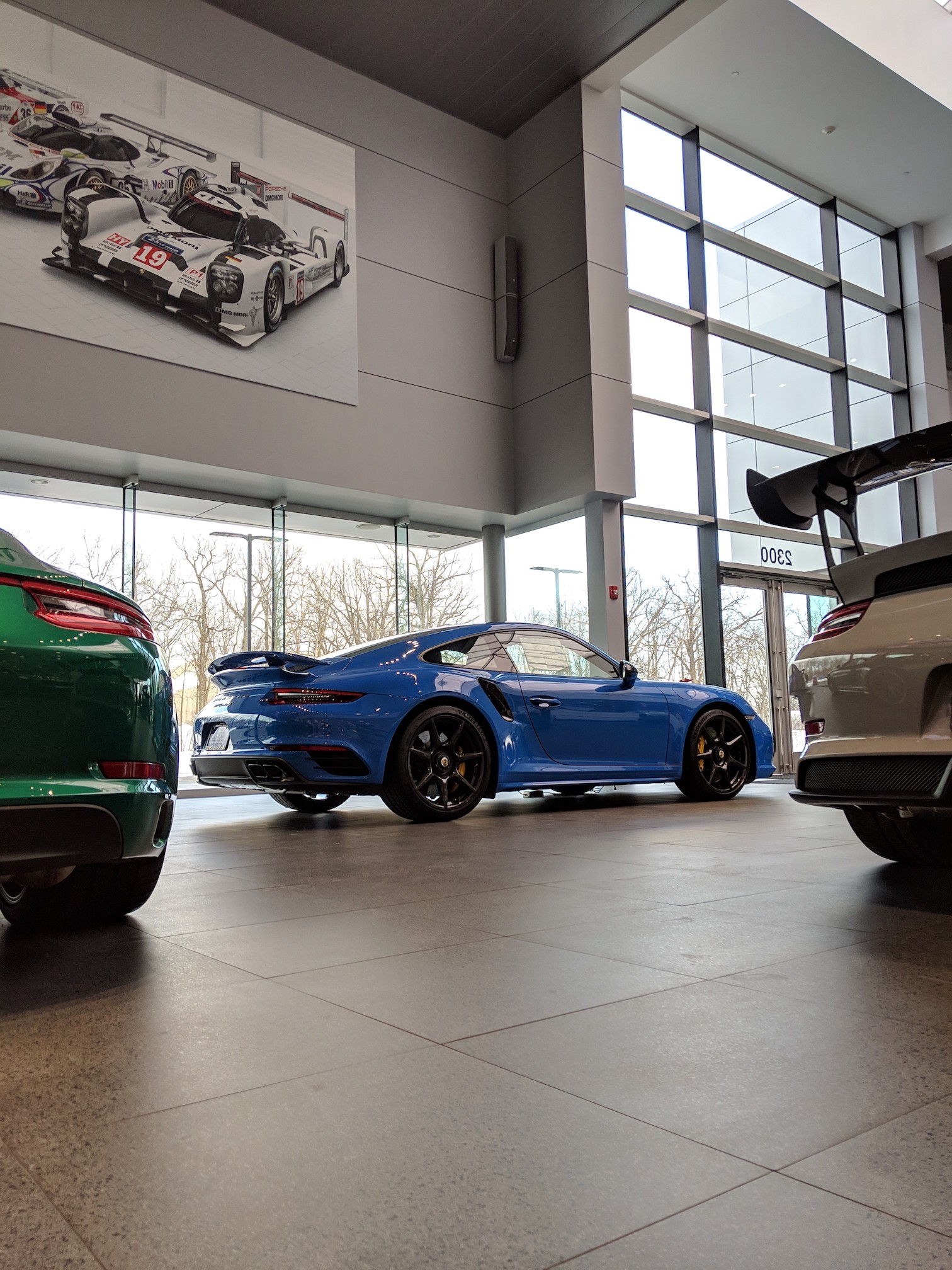 Arrow Blue | Porsche Colors
