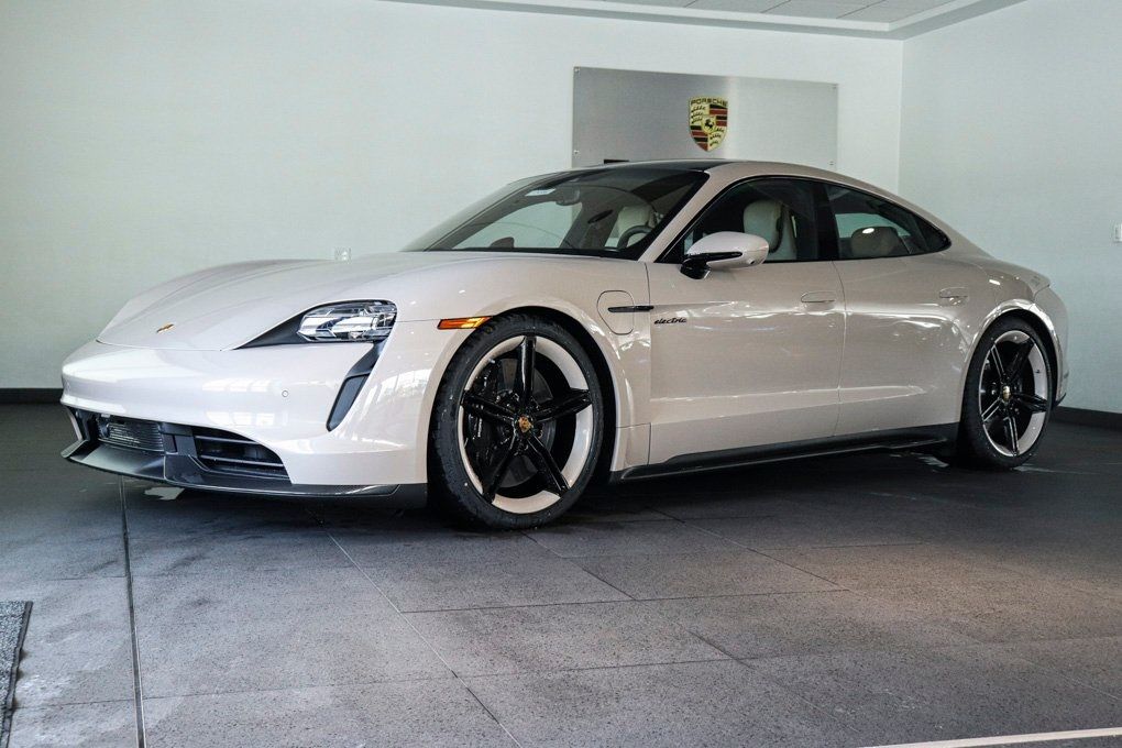 Coffee Beige Metallic | Porsche Colors