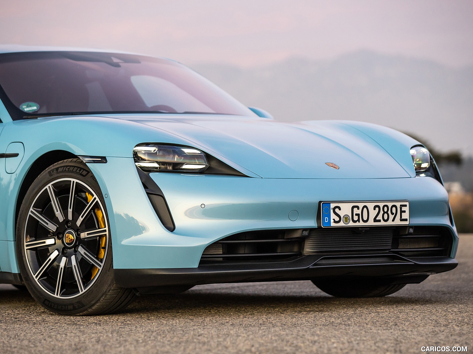 Frozen Blue Metallic | Porsche Colors