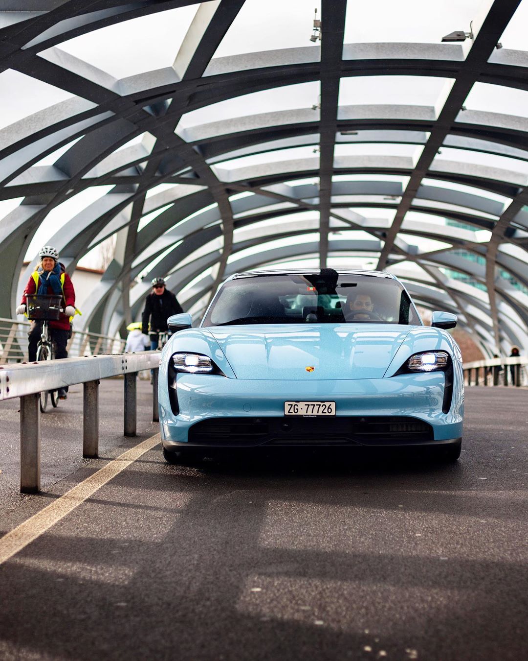 Frozen Blue Metallic | Porsche Colors