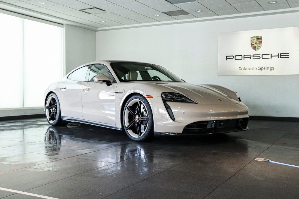Coffee Beige Metallic | Porsche Colors