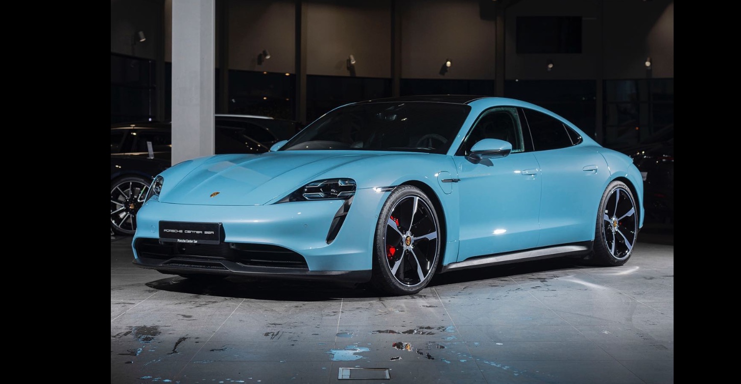Frozen Blue Metallic | Porsche Colors