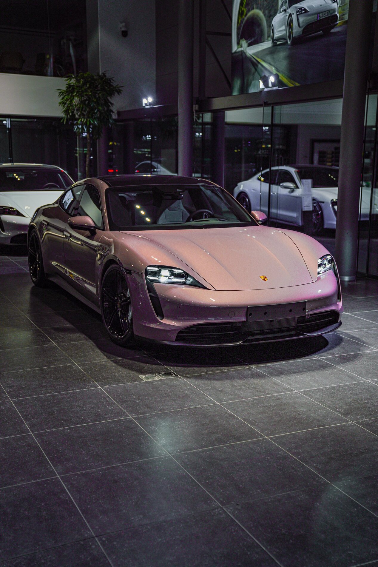 Frozen Berry Metallic | Porsche Colors
