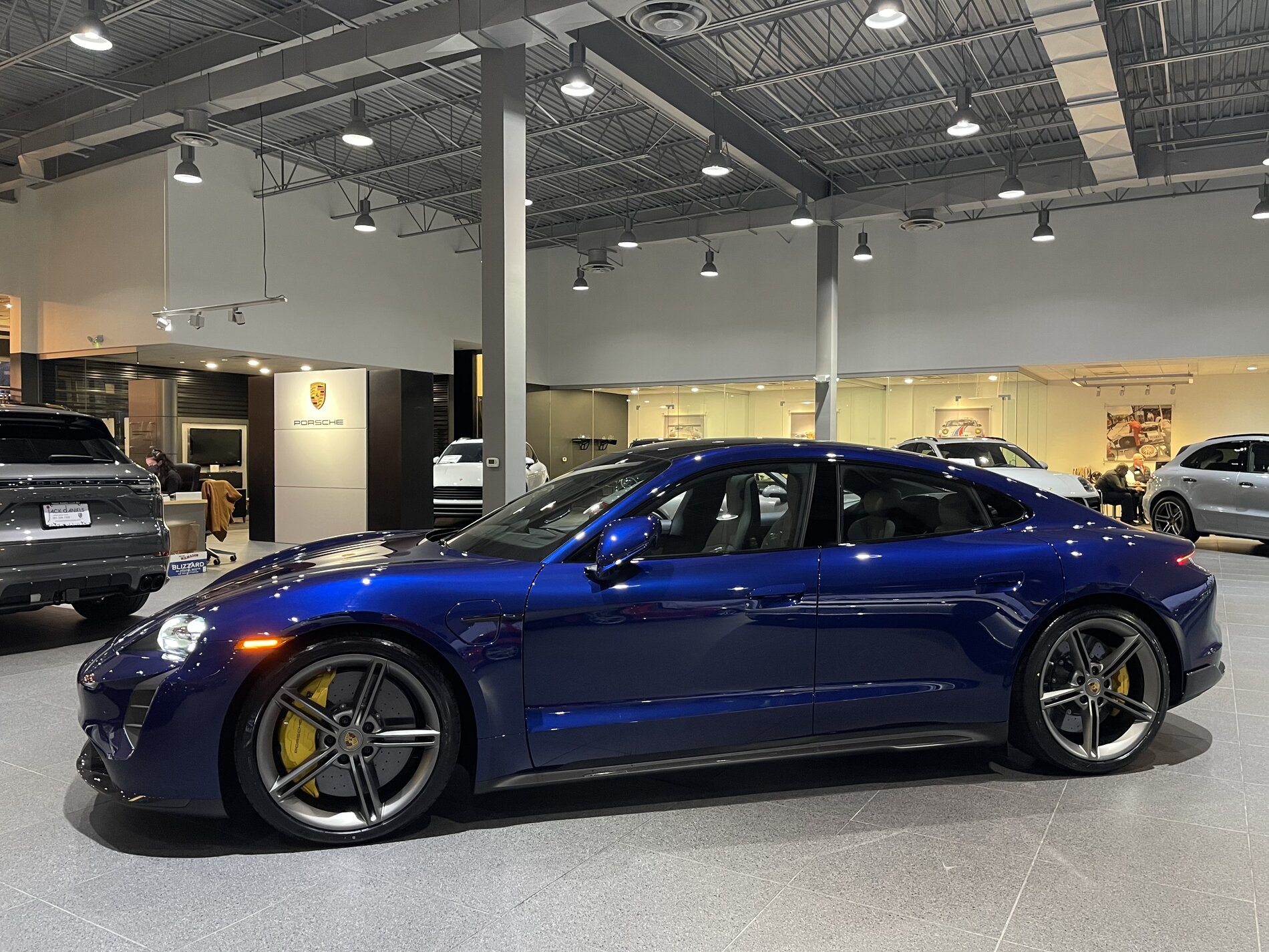 Gentian Blue Metallic | Porsche Colors