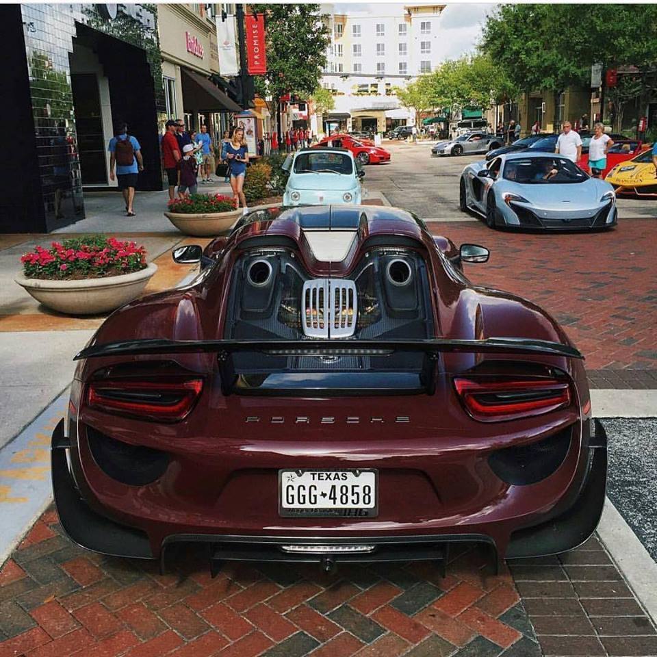 Burgundy Red | Porsche Colors