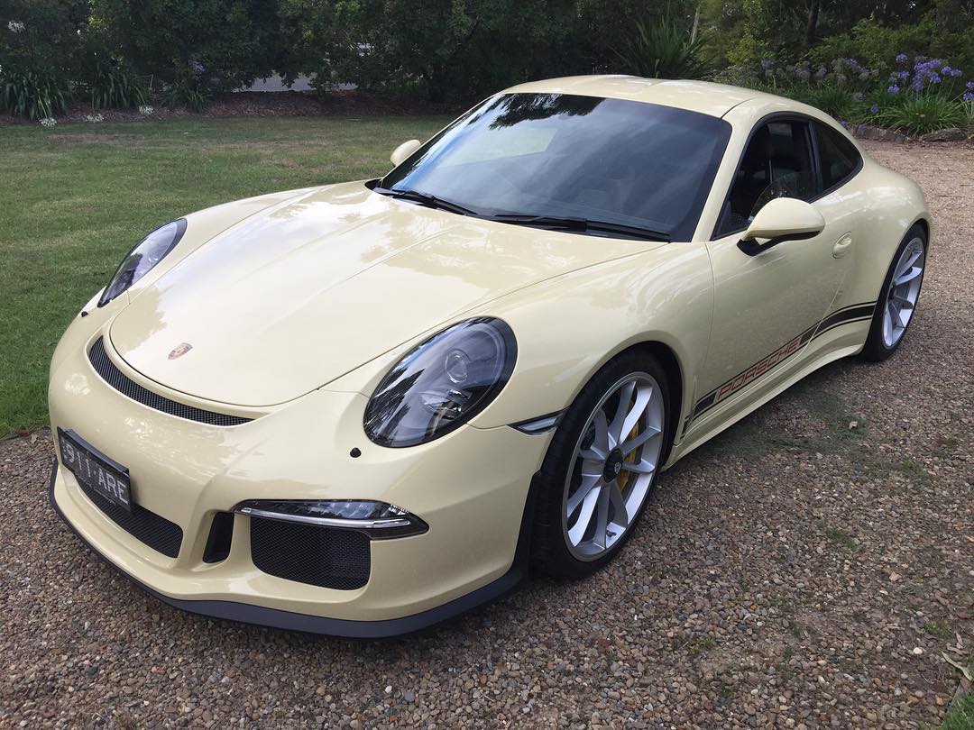 Medium Ivory | Porsche Colors