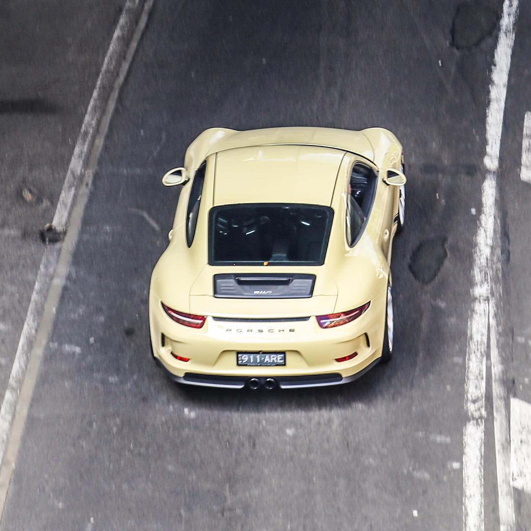 Medium Ivory | Porsche Colors