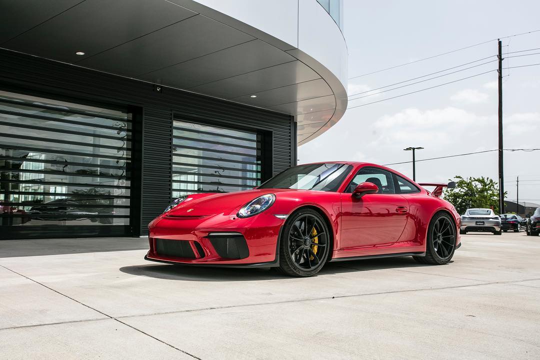 Carmine Red | Porsche Colors
